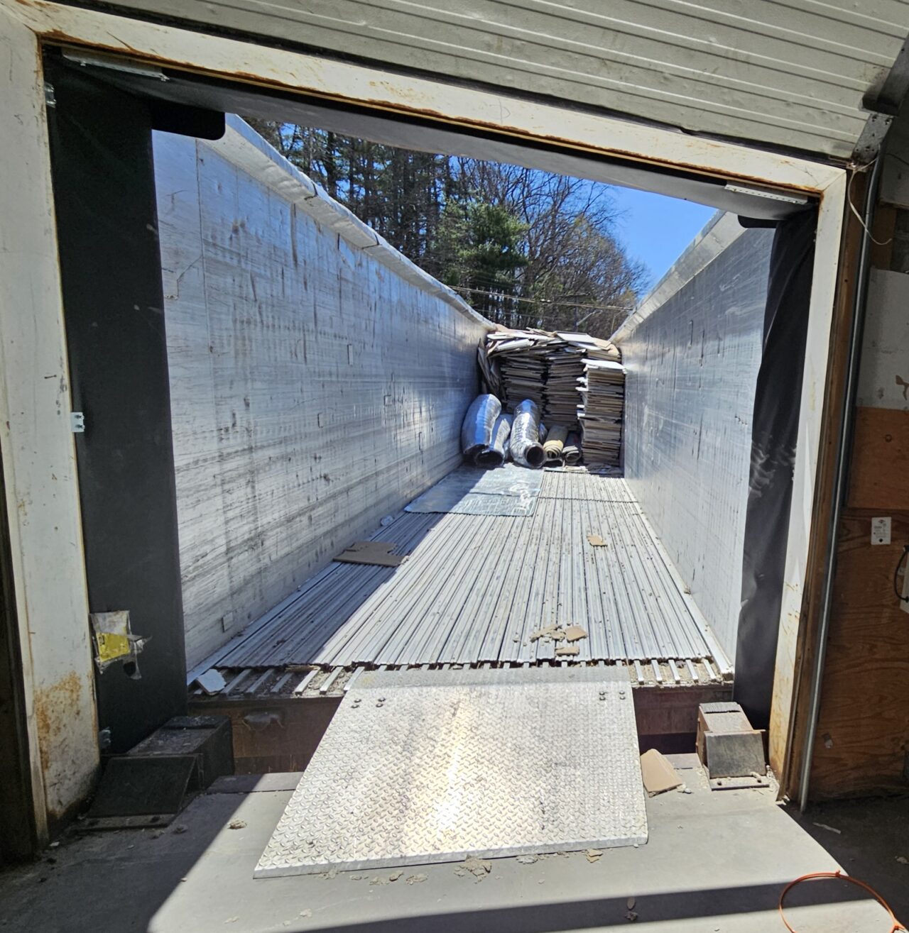 Walking Floor Transfer Trailers - DYNAMIC WASTE SYSTEMS, INC